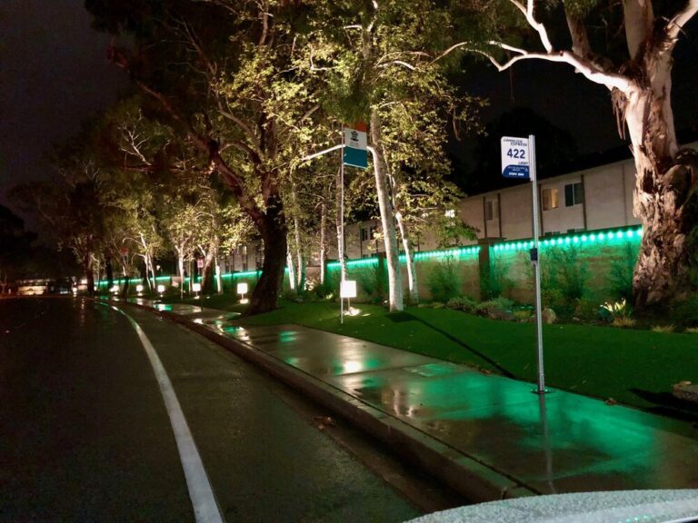 Trimlights Gallery - Pictures Of Permanent LED Lighting On Houses